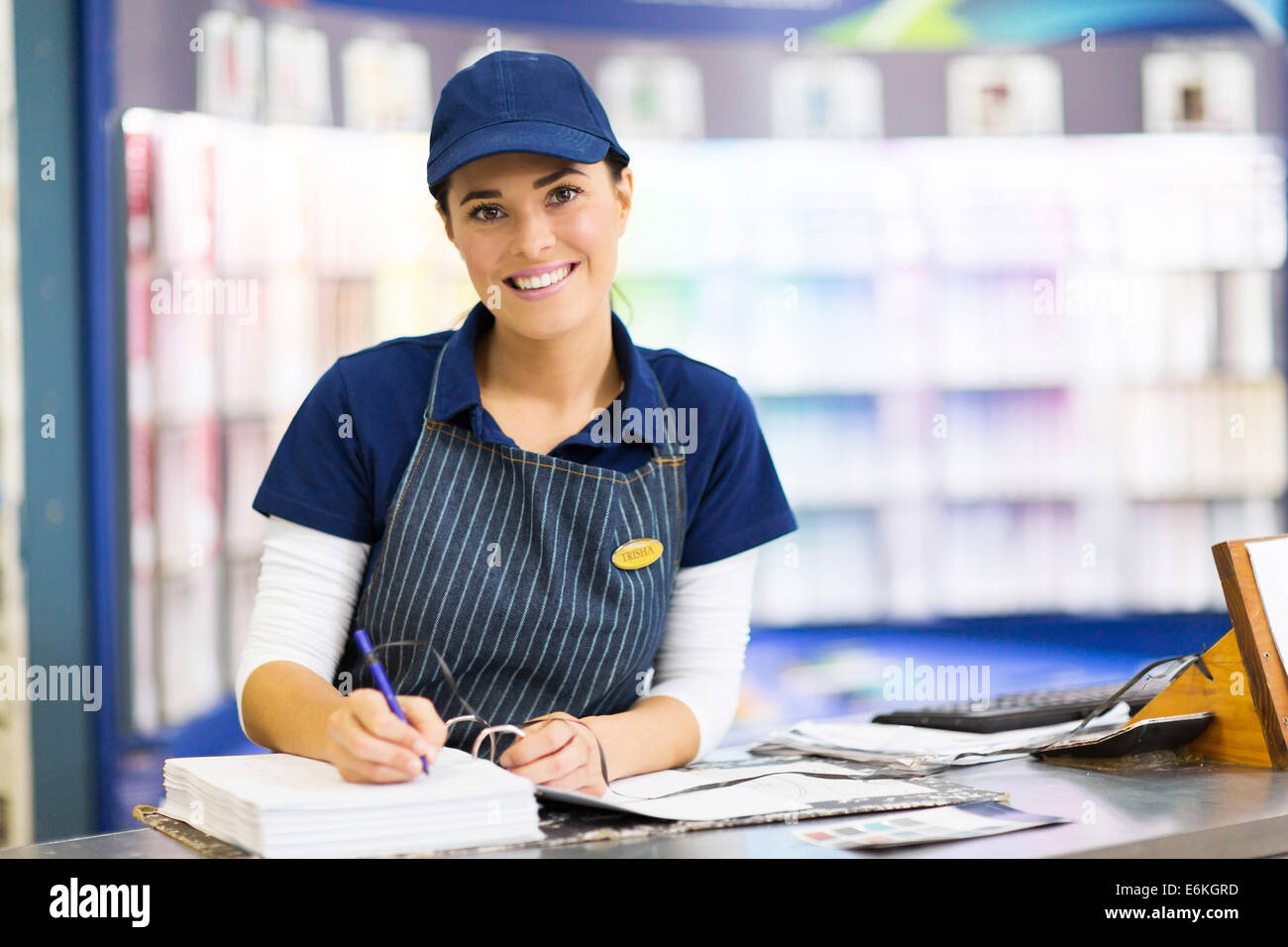 Paint store hi-res stock photography and images - Alamy