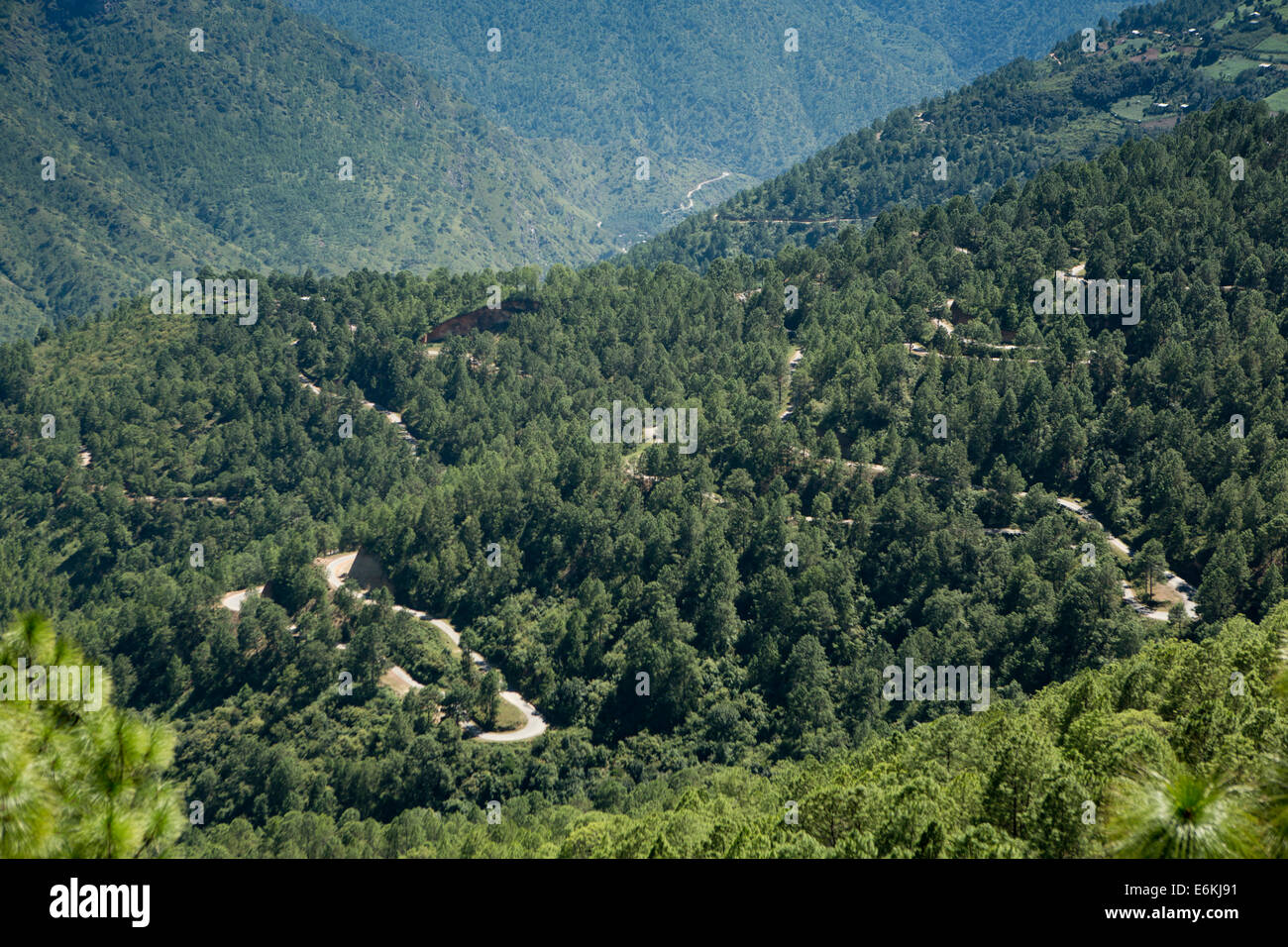 Eastern Bhutan, Mongar, Yadi loops, highway to Trashigang climbing ...
