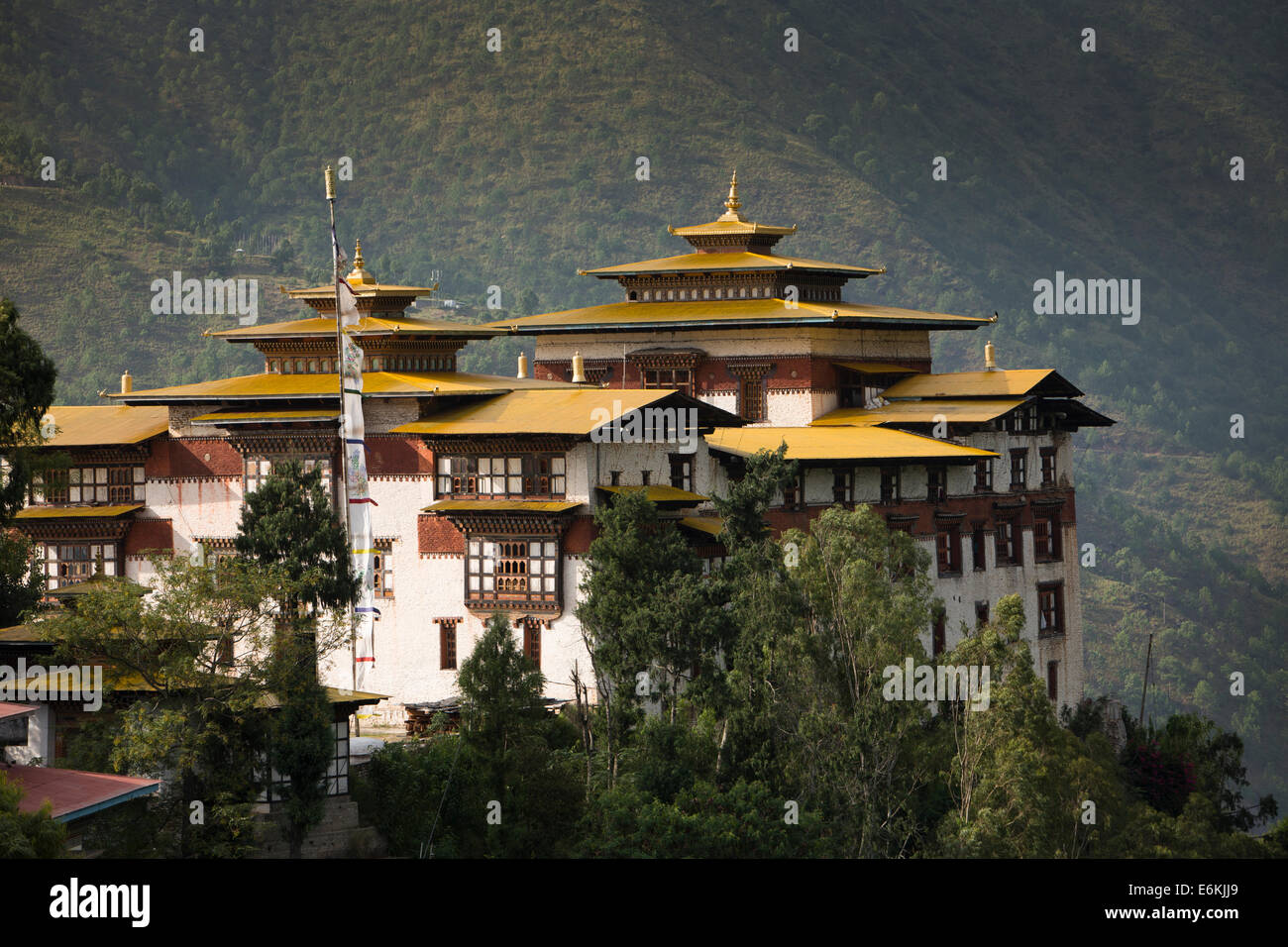 Bhutan trashigang architecture traditional hi-res stock photography and ...