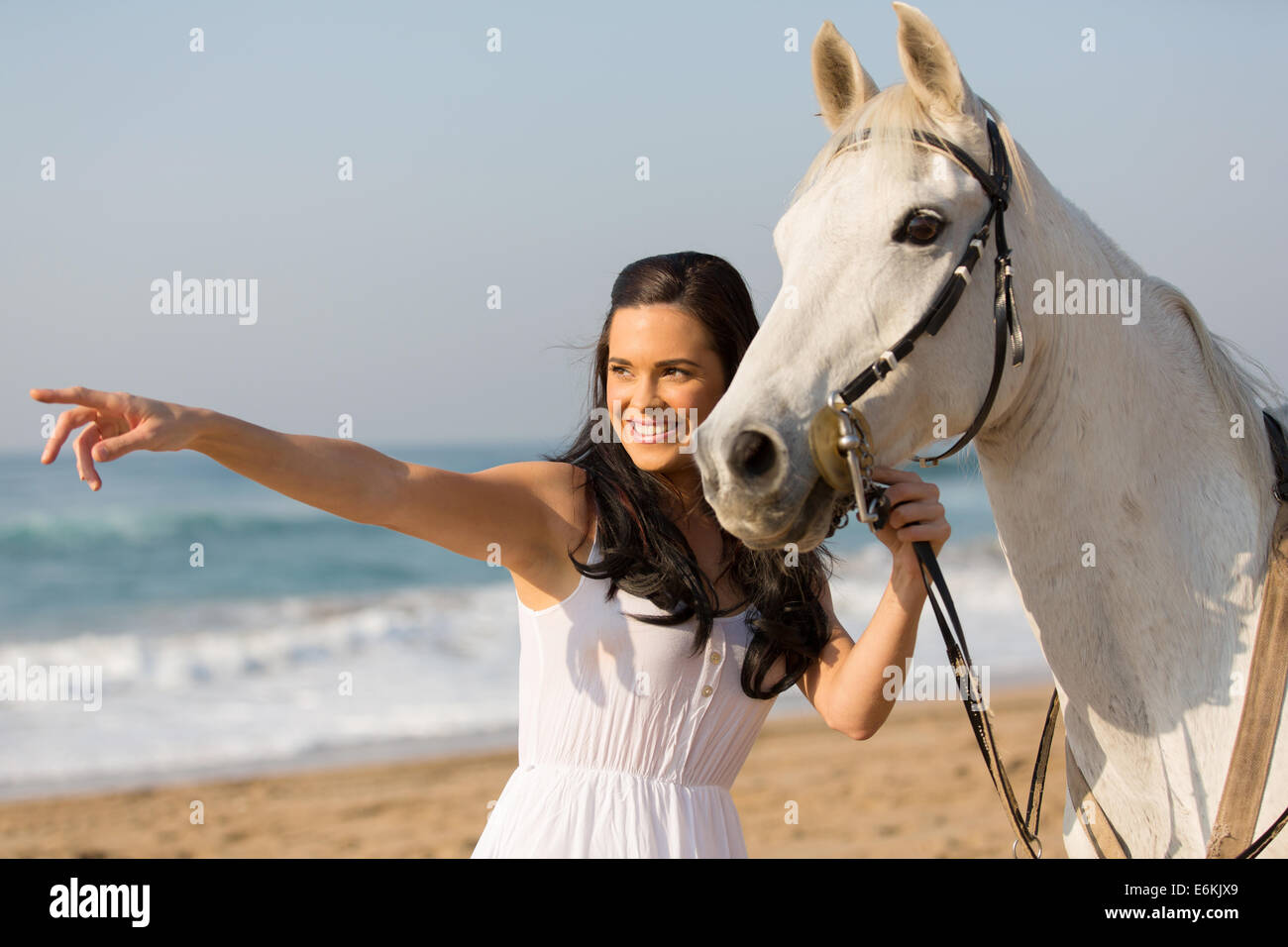 Girl pointing distance hi-res stock photography and images - Alamy