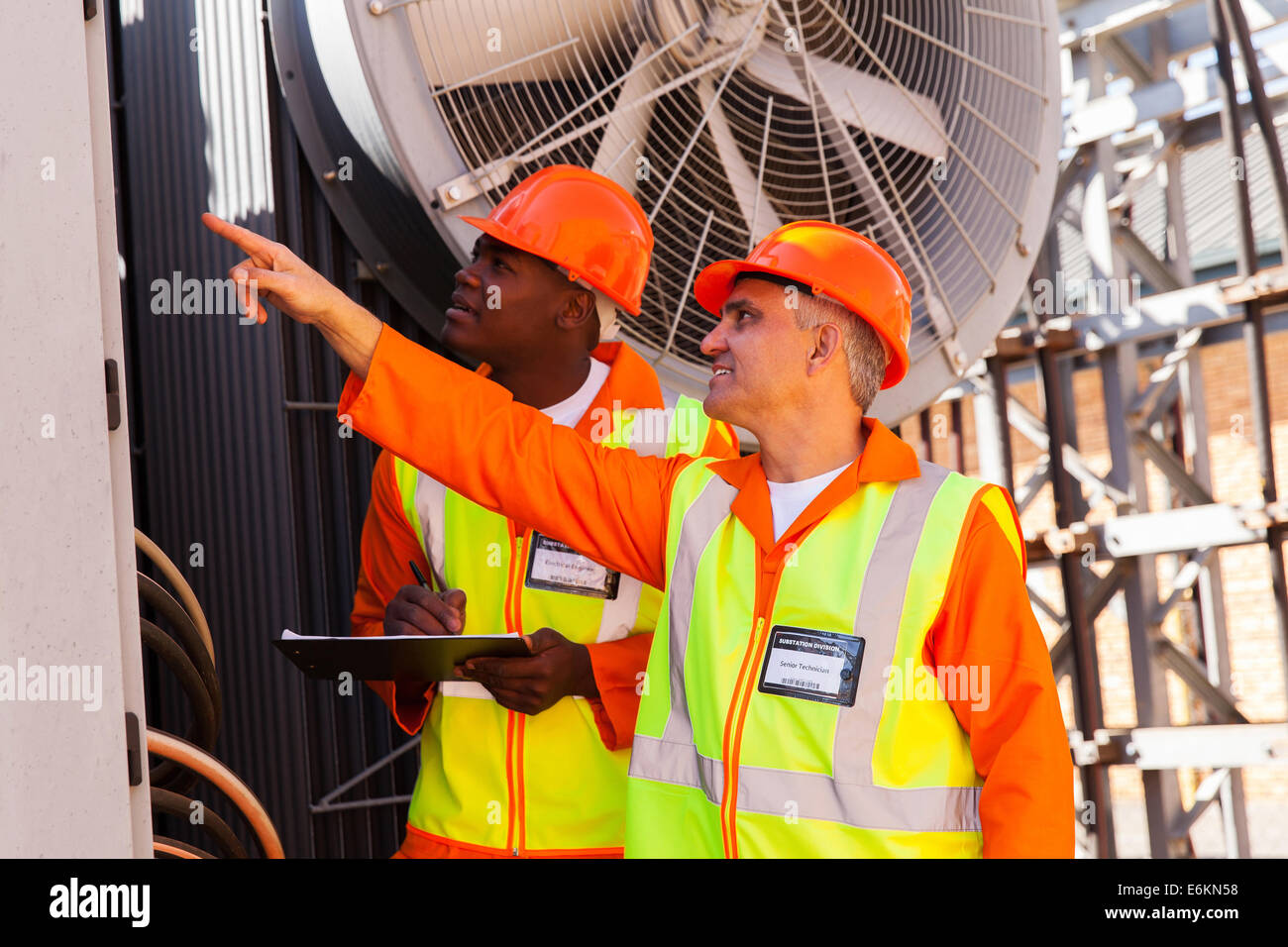 Electrician hi-res stock photography and images - Alamy