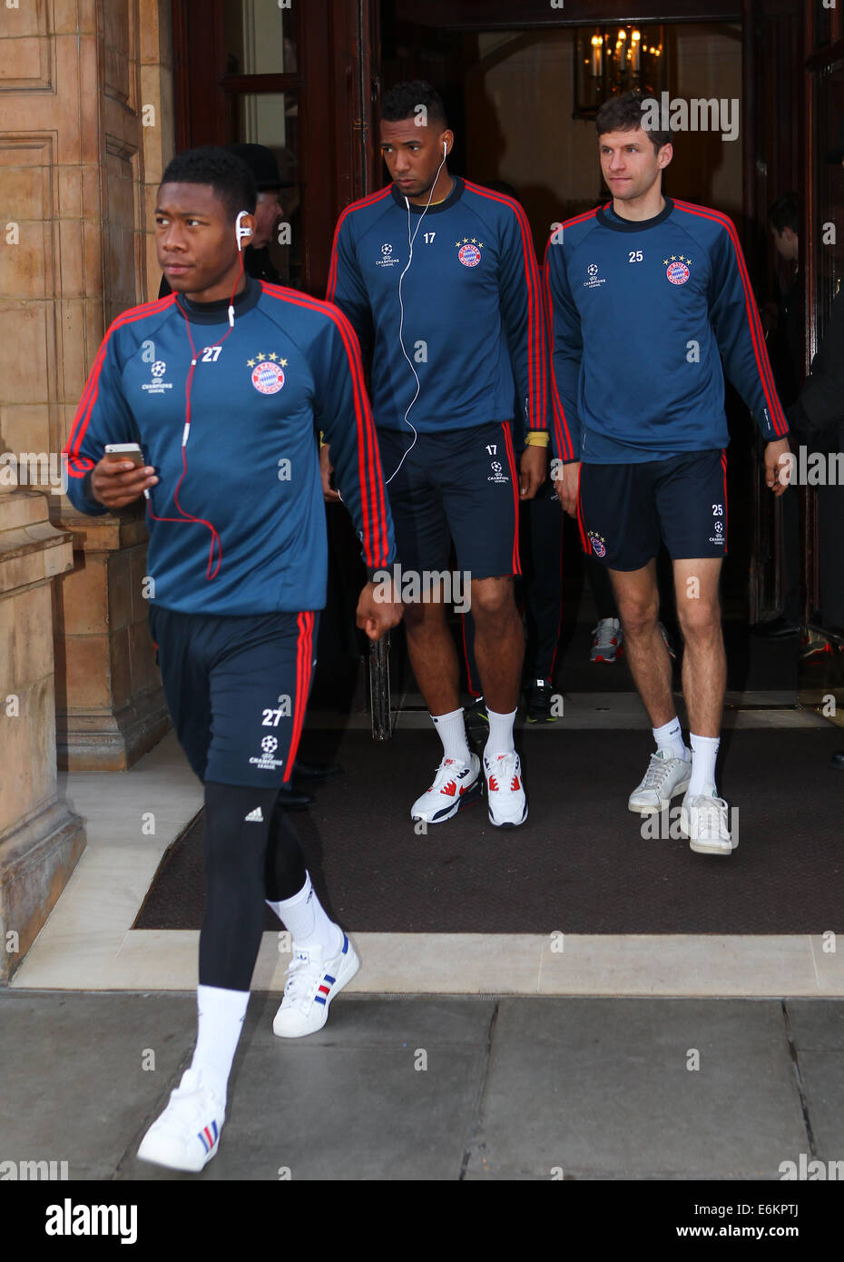 FC Bayern Munich leave their London hotel for a training session at QPR ...