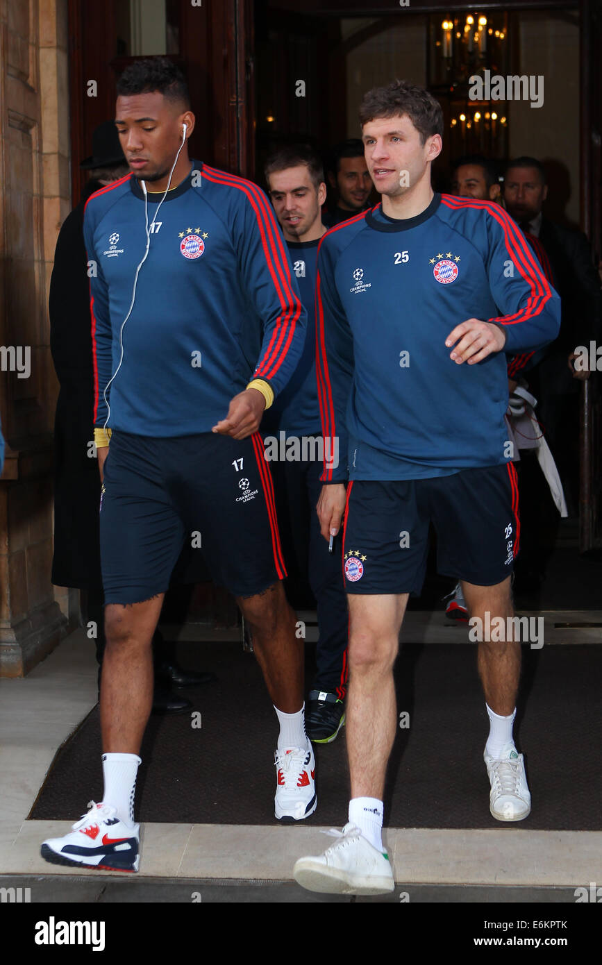 FC Bayern Munich leave their London hotel for a training session at QPR ...