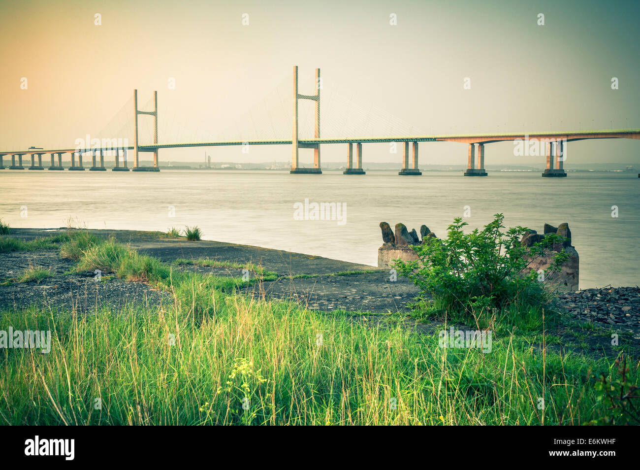 Severn bridge crossing river severn hi-res stock photography and images ...