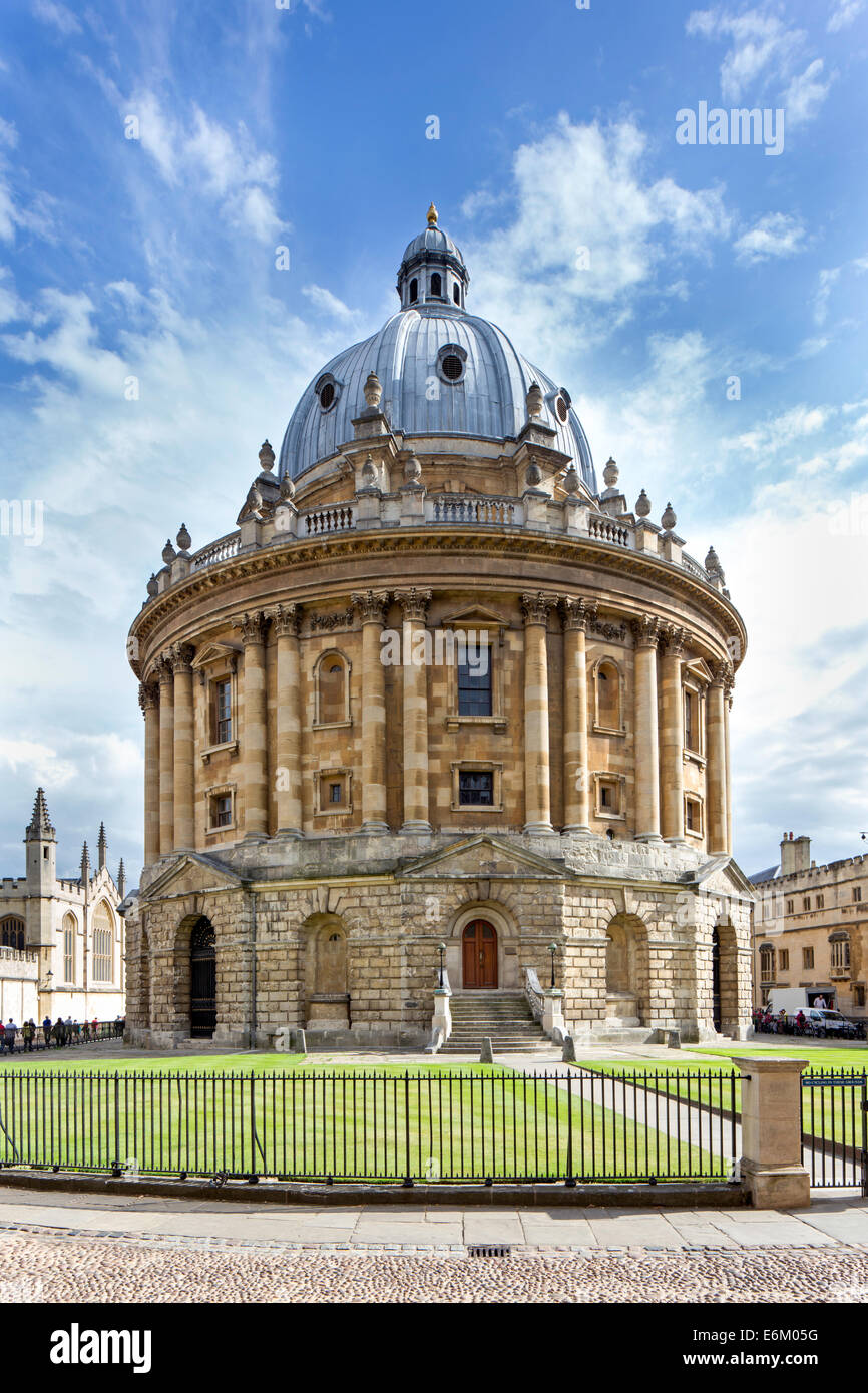 The University of Oxford's Radcliffe Camera building (1748), Oxford ...