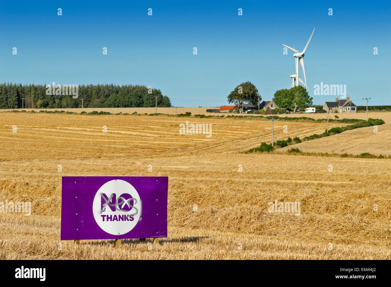 SCOTTISH INDEPENDENCE REFERENDUM 2014 A NO THANKS VOTE SIGN OVERWRITTEN ...