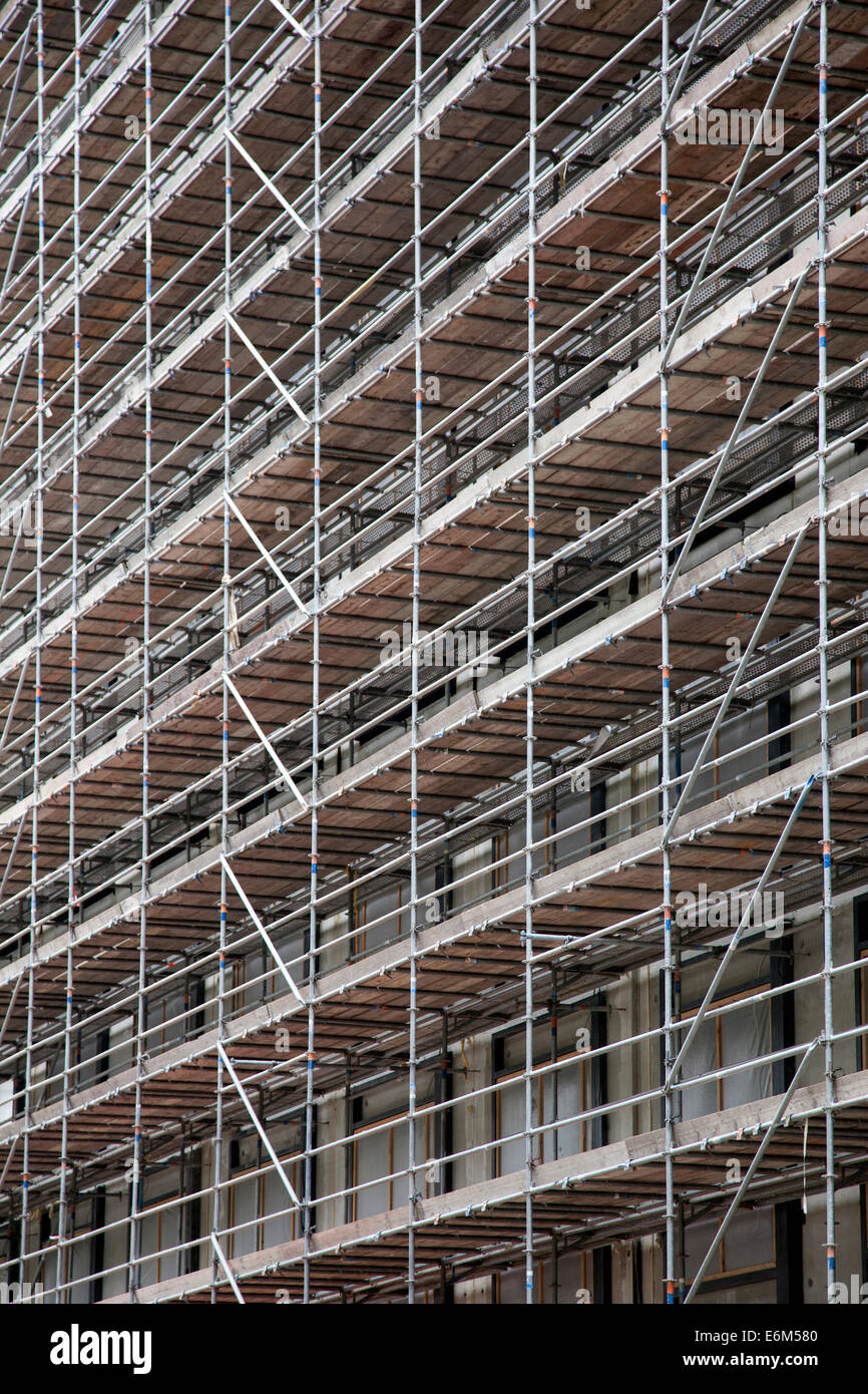 India construction scaffold scaffolding hi-res stock photography and ...
