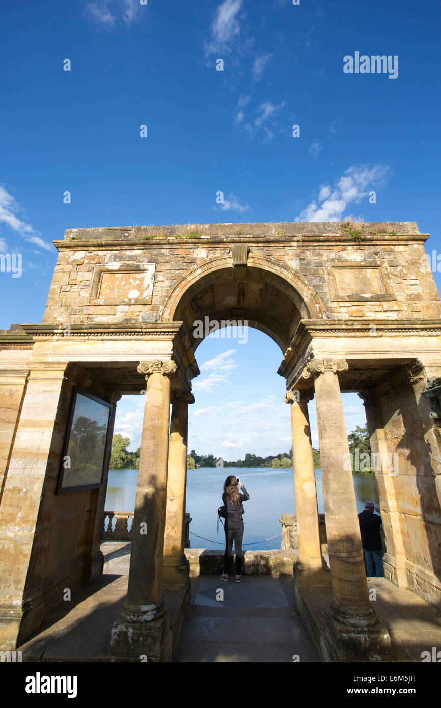 Italian Garden overlooking Anne Boleyn's boating lake at Hever Castle ...