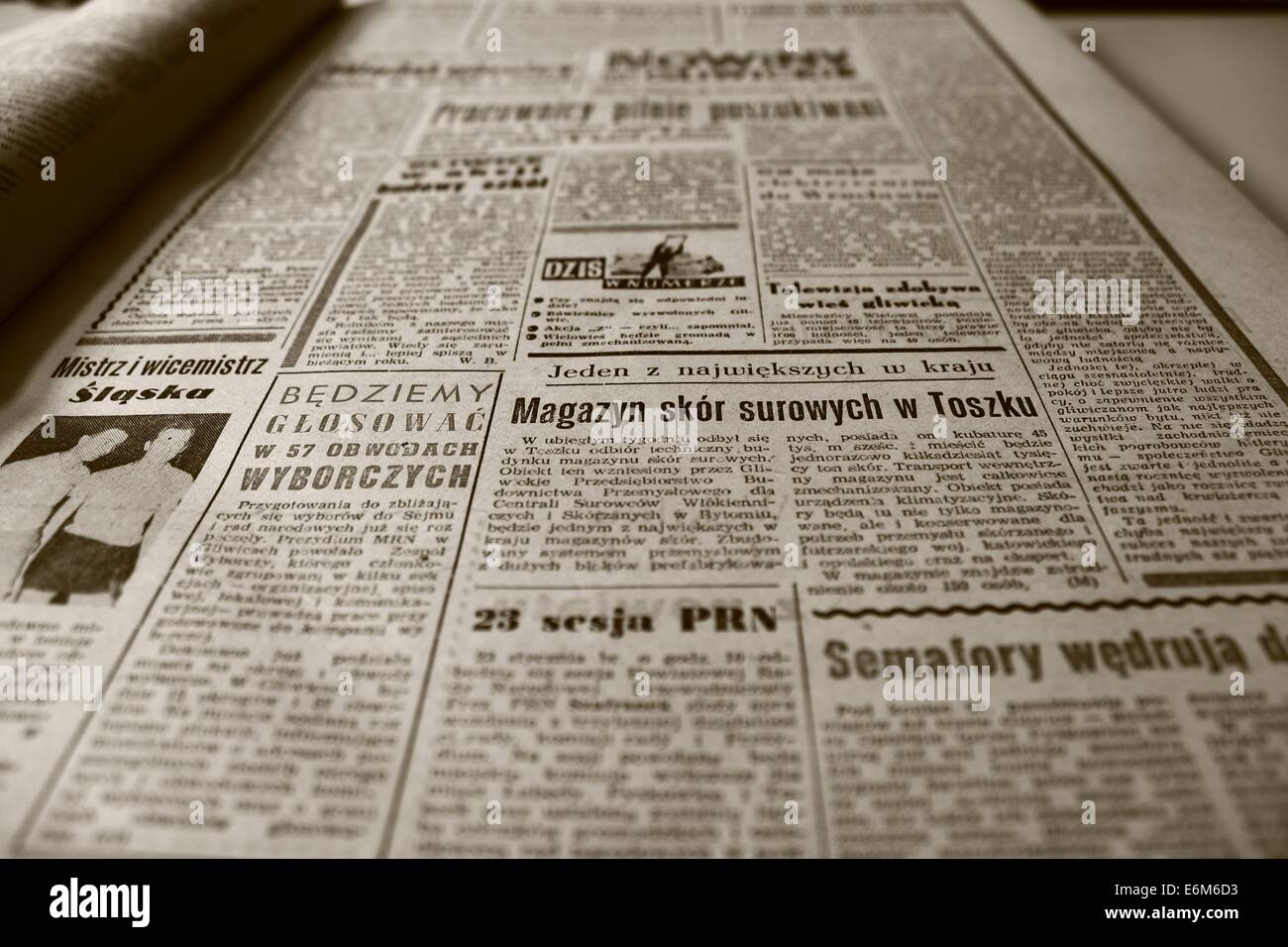 Old newspaper hi-res stock photography and images - Alamy