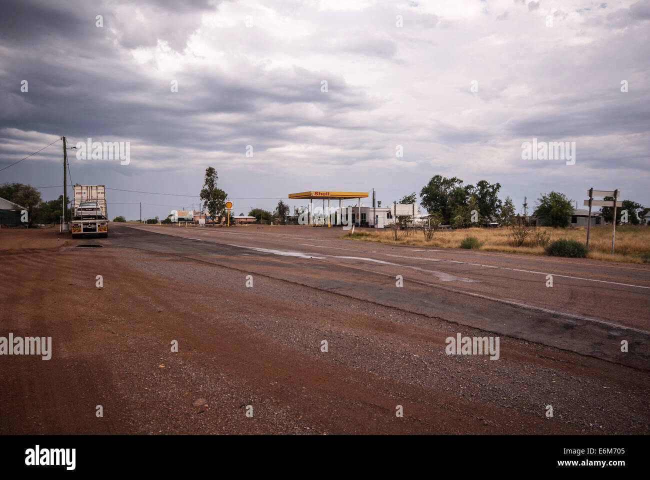 WALKABOUT CREEK HOTEL, McKINLAY, NORTH WEST QUEENSLAND, QUEENSLAND ...