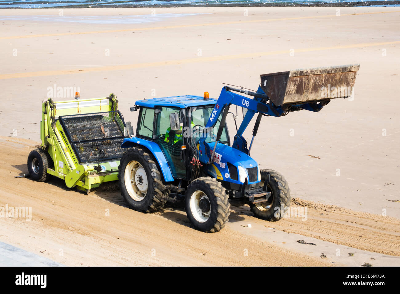 Beach cleaning machine hi-res stock photography and images - Alamy