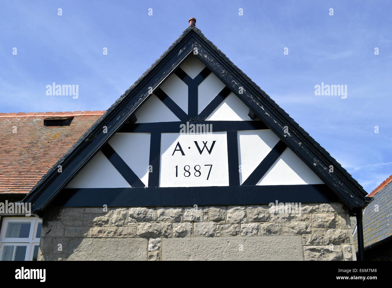 Gable end house hi-res stock photography and images - Alamy