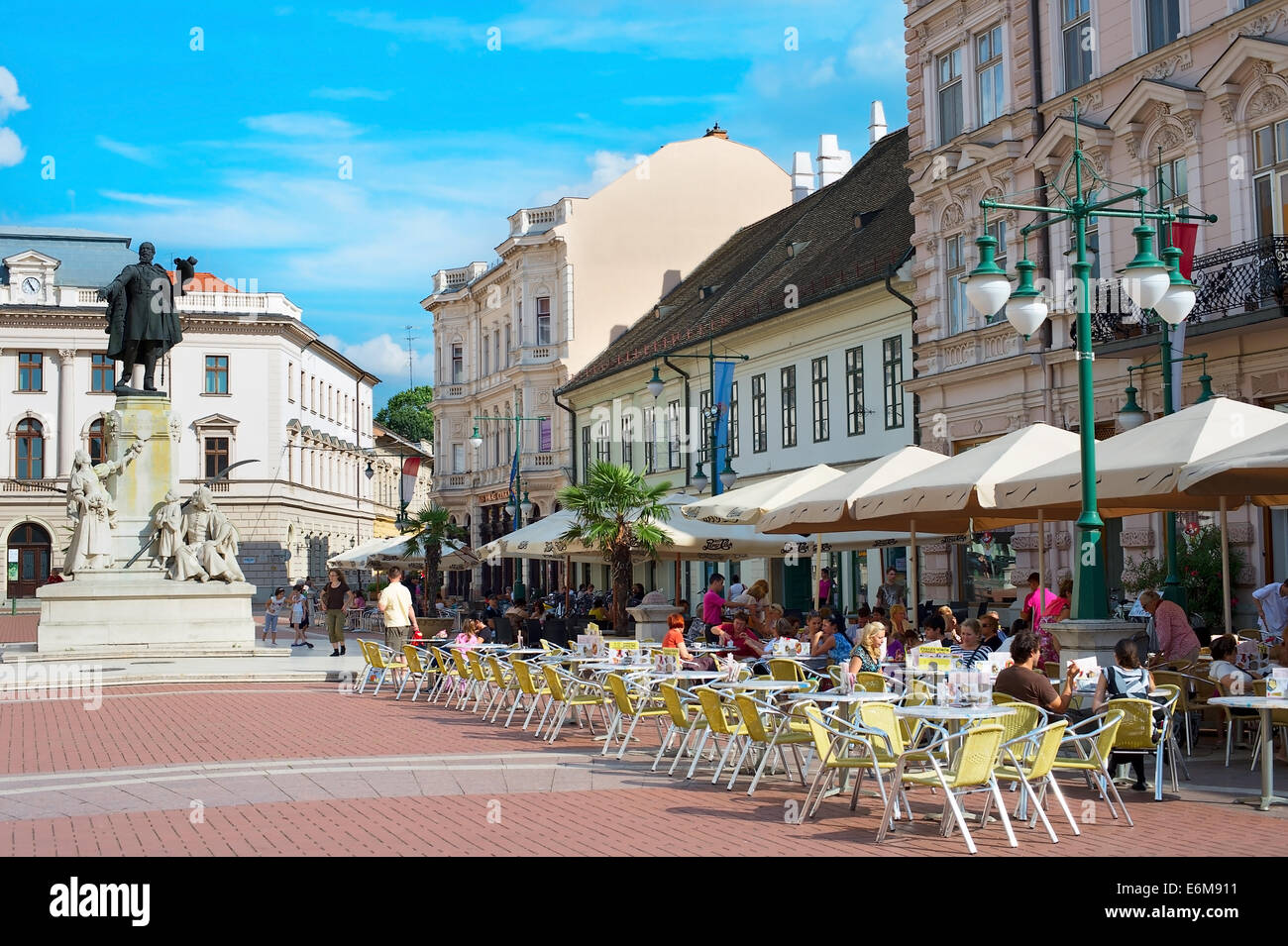 Old town square hungary hi-res stock photography and images - Alamy