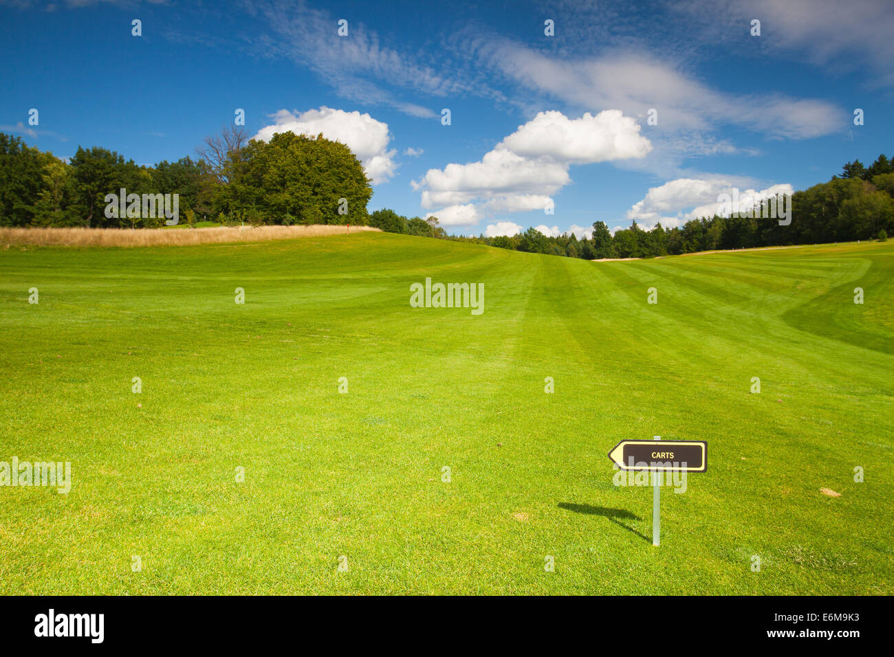 Golf fairway hi-res stock photography and images - Alamy