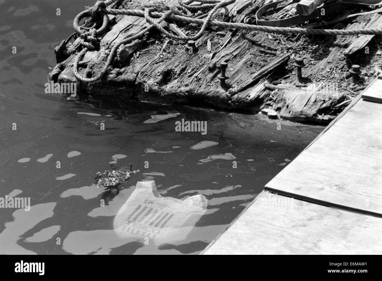 Garbage being dumped hi-res stock photography and images - Alamy