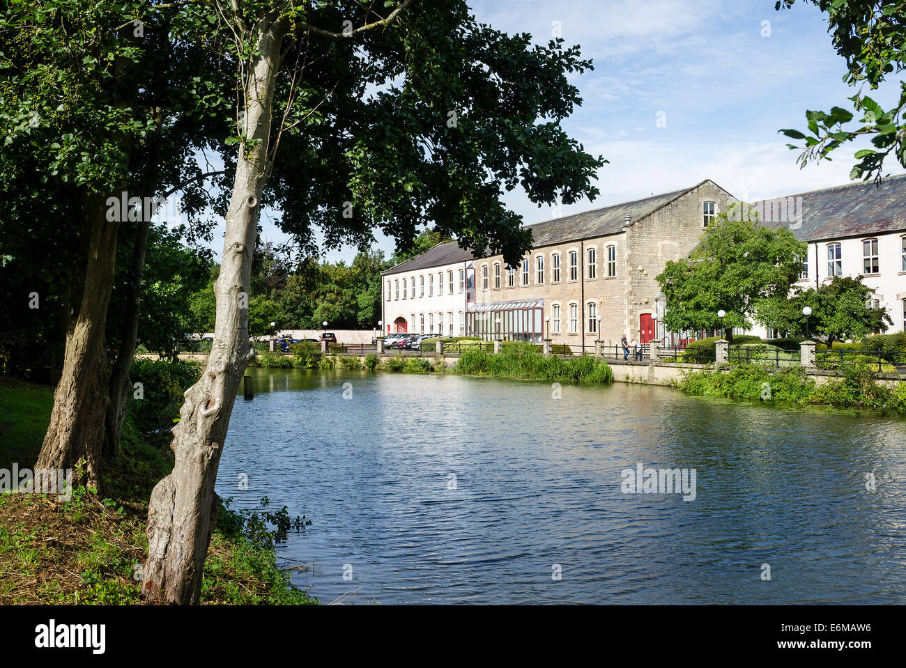 River avon at chippenham hi-res stock photography and images - Alamy