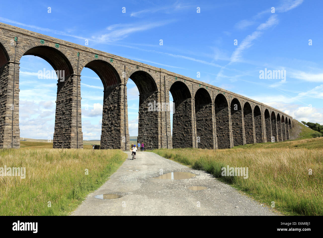 The Ribblehead Viaduct carries the Settle-Carlisle Railway across the ...
