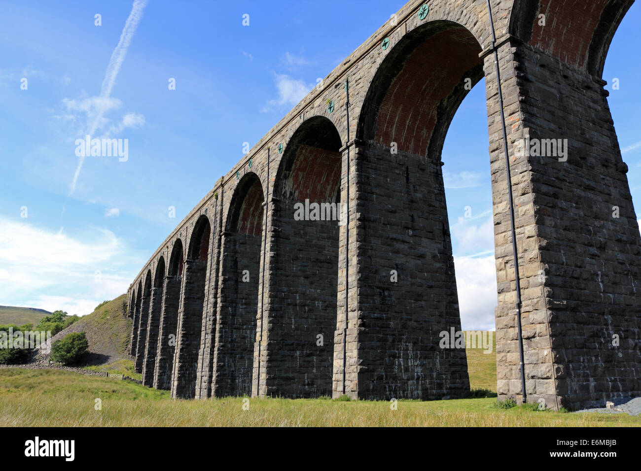 The Ribblehead Viaduct carries the Settle-Carlisle Railway across the ...