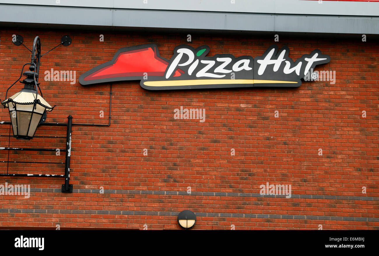 Pizza hut sign hi-res stock photography and images - Alamy