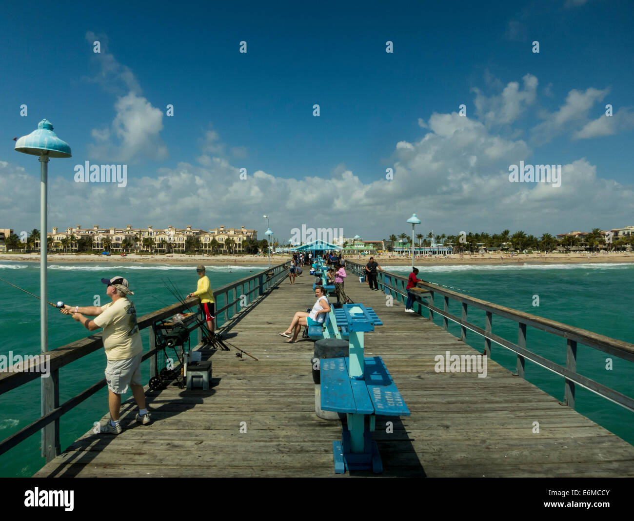 The fishing pier at Lauderdale-by-the-Sea north of Fort Lauderdale ...