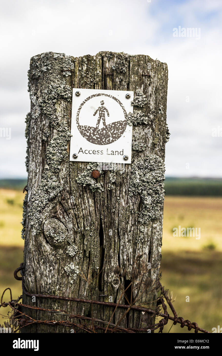 Access land sign hi-res stock photography and images - Alamy