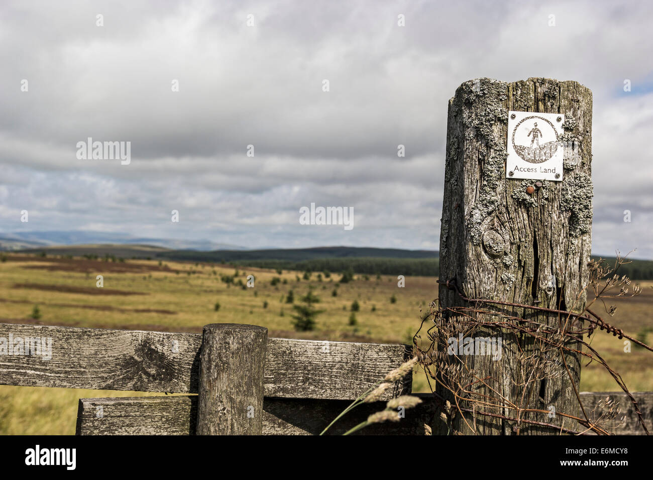 Access land sign hi-res stock photography and images - Alamy