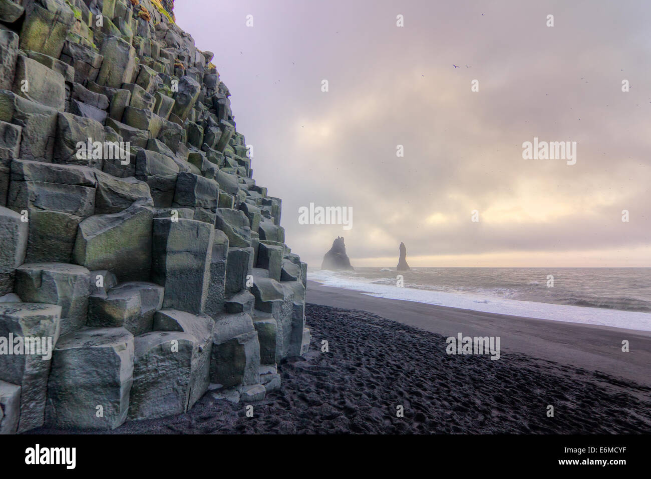 Reynisdrangar rock formations on Reynisfjara Beach Stock Photo - Alamy