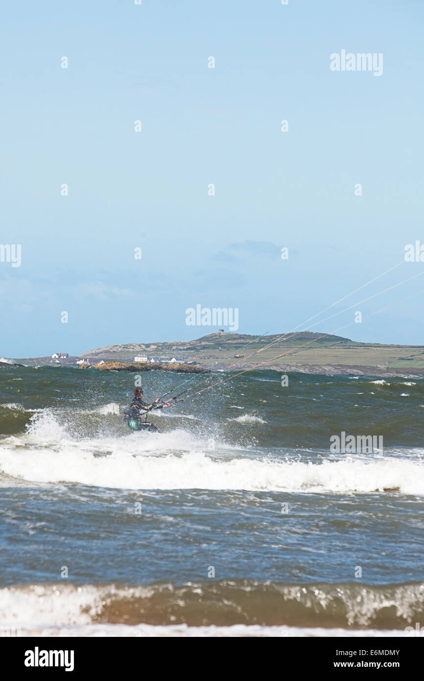 Kite surfing, Boating Beach, Cymyran beach, Rhosneigr, Anglesey, North ...