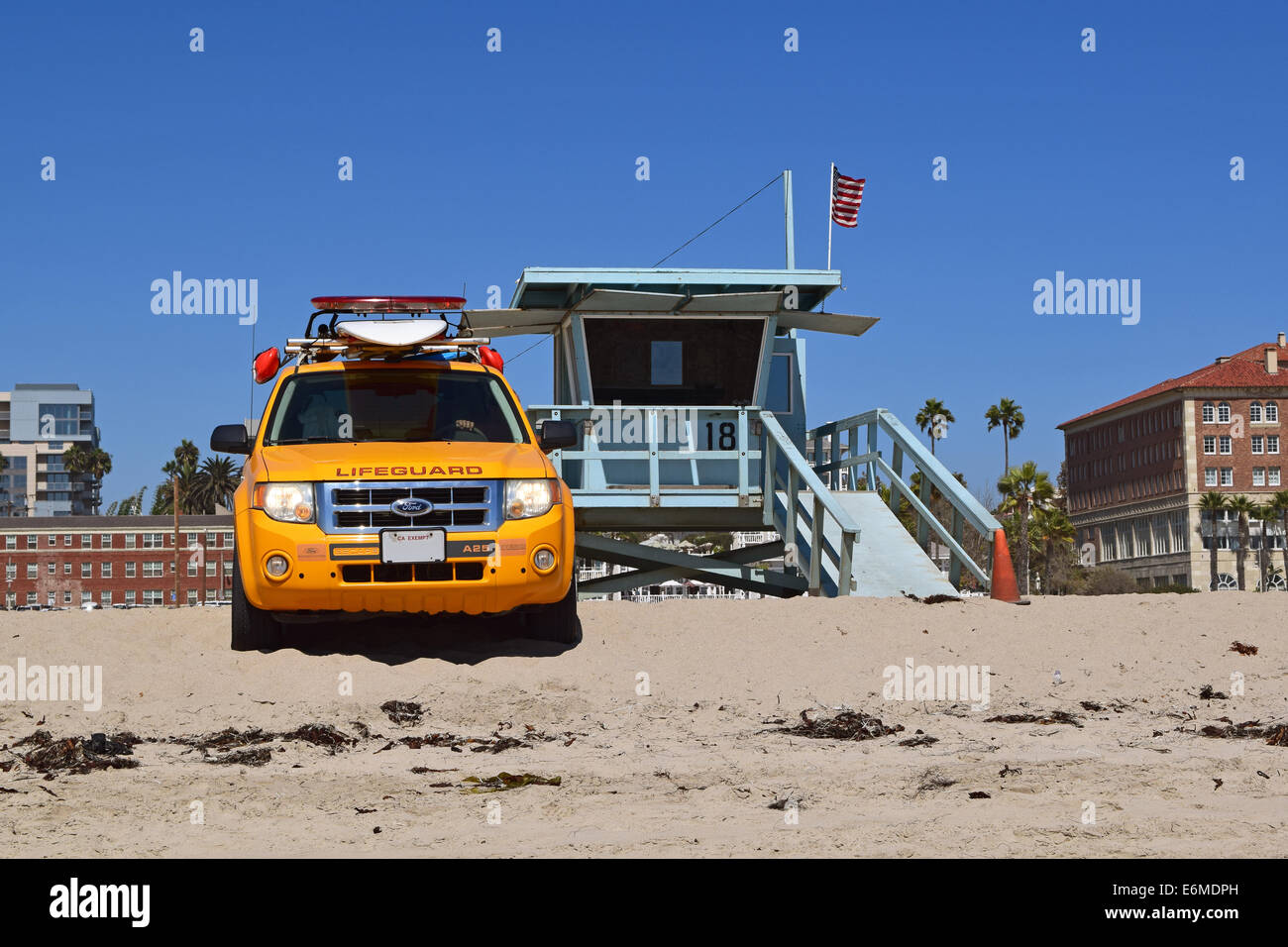 Los angeles lifeguard truck hi-res stock photography and images - Alamy