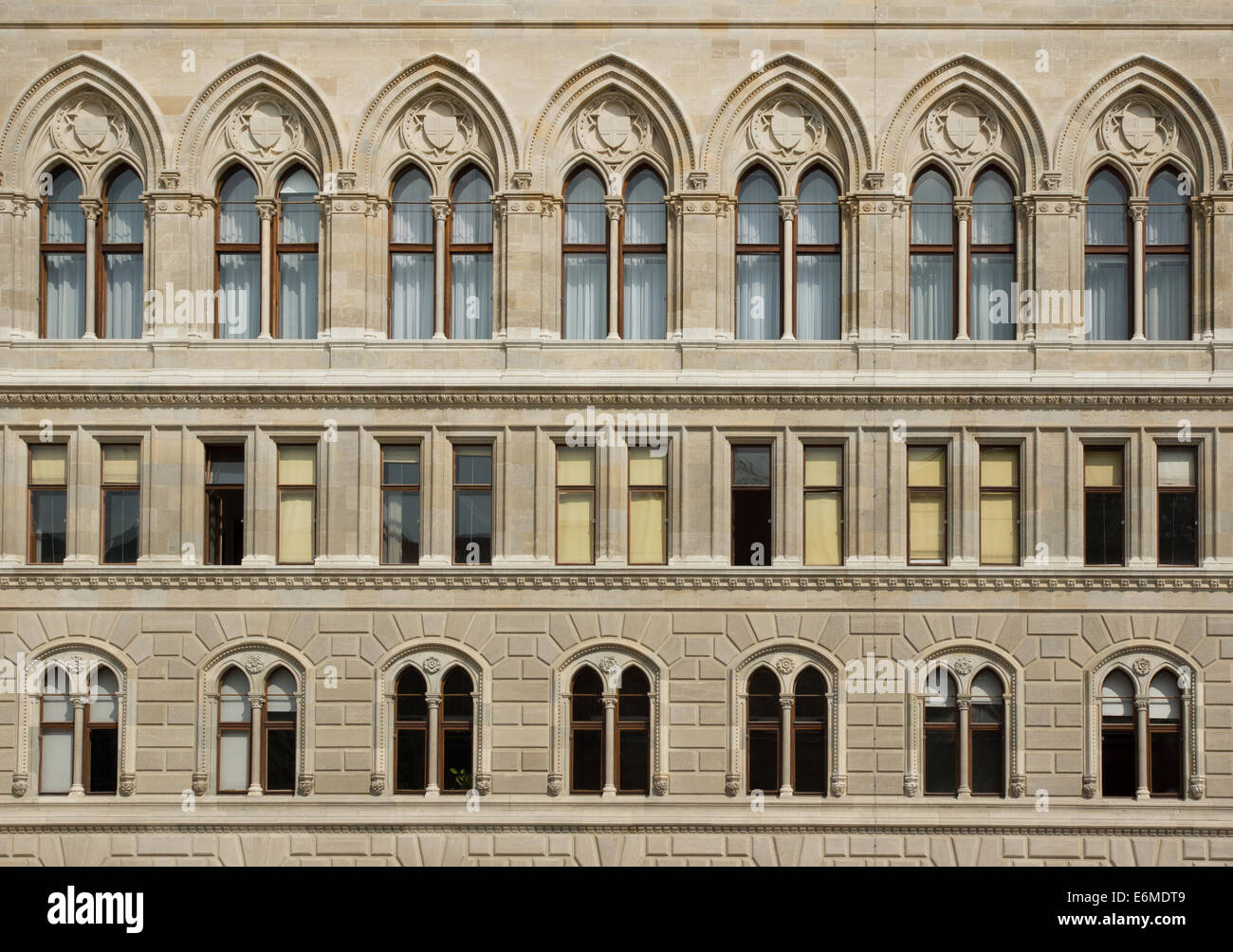 Windows front facade hi-res stock photography and images - Alamy