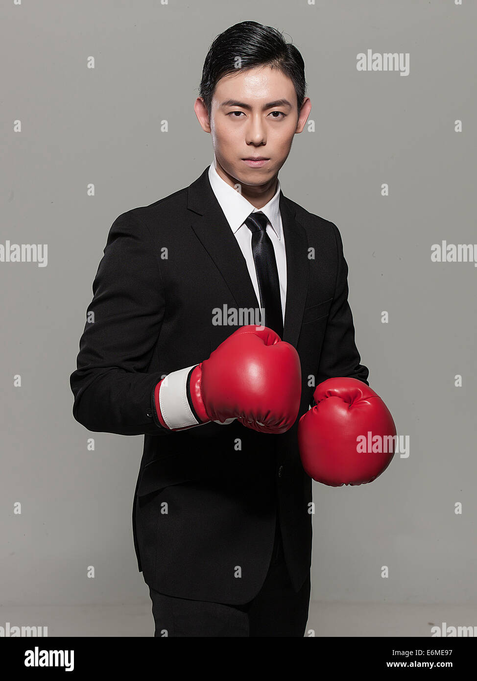 Asian man fighting in boxing hi-res stock photography and images - Alamy