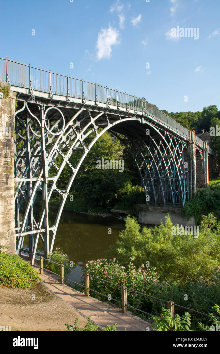 The iron bridge over the River Severn at Ironbridge, Shropshire ...