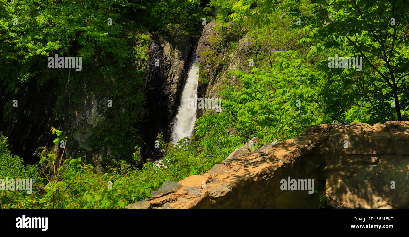 Waterfall overlook trail hi-res stock photography and images - Alamy