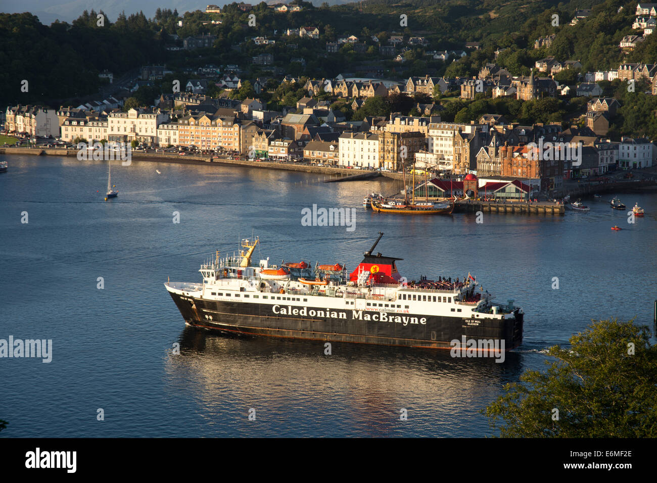 Calmac ferry oban hi-res stock photography and images - Alamy