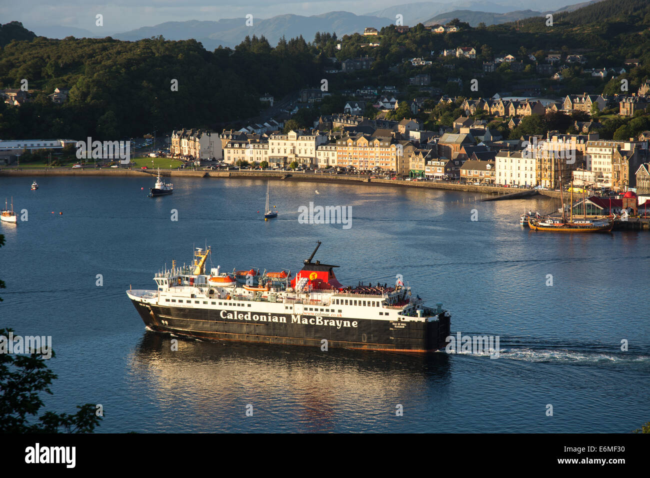 Calmac ferry oban hi-res stock photography and images - Alamy