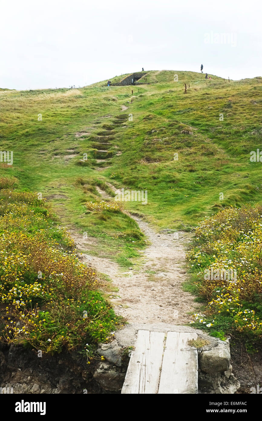 Barclodiad y Gawres, Cable Bay, Burial Mound, near Rhosneigr, Anglesey ...