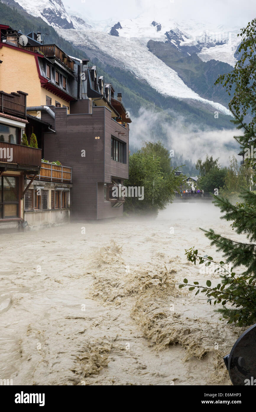 Sudden flood hi-res stock photography and images - Alamy