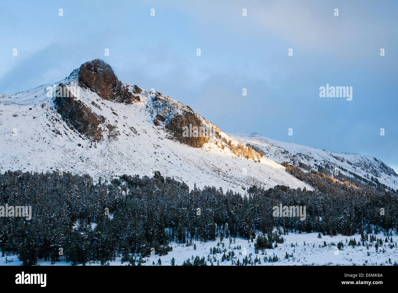 Winter Sierra Nevada mountains - California USA Stock Photo - Alamy