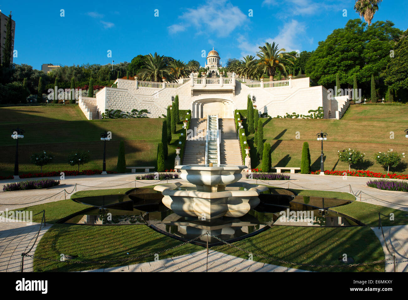 The Bahai temple & the Bahai gardens in Haifa Stock Photo - Alamy