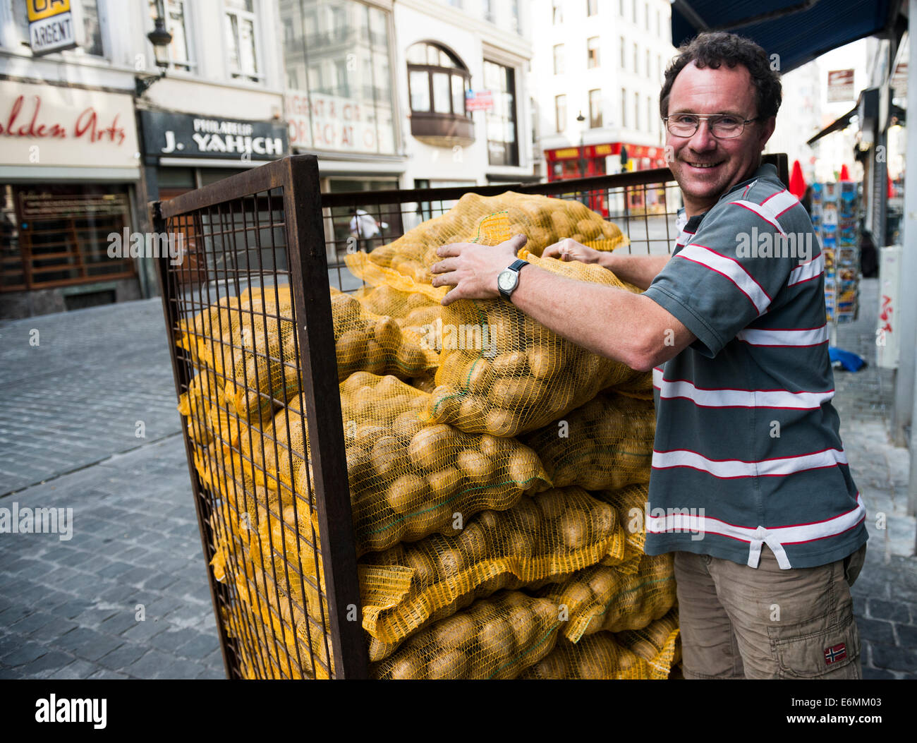 Belgian frits hi-res stock photography and images - Alamy