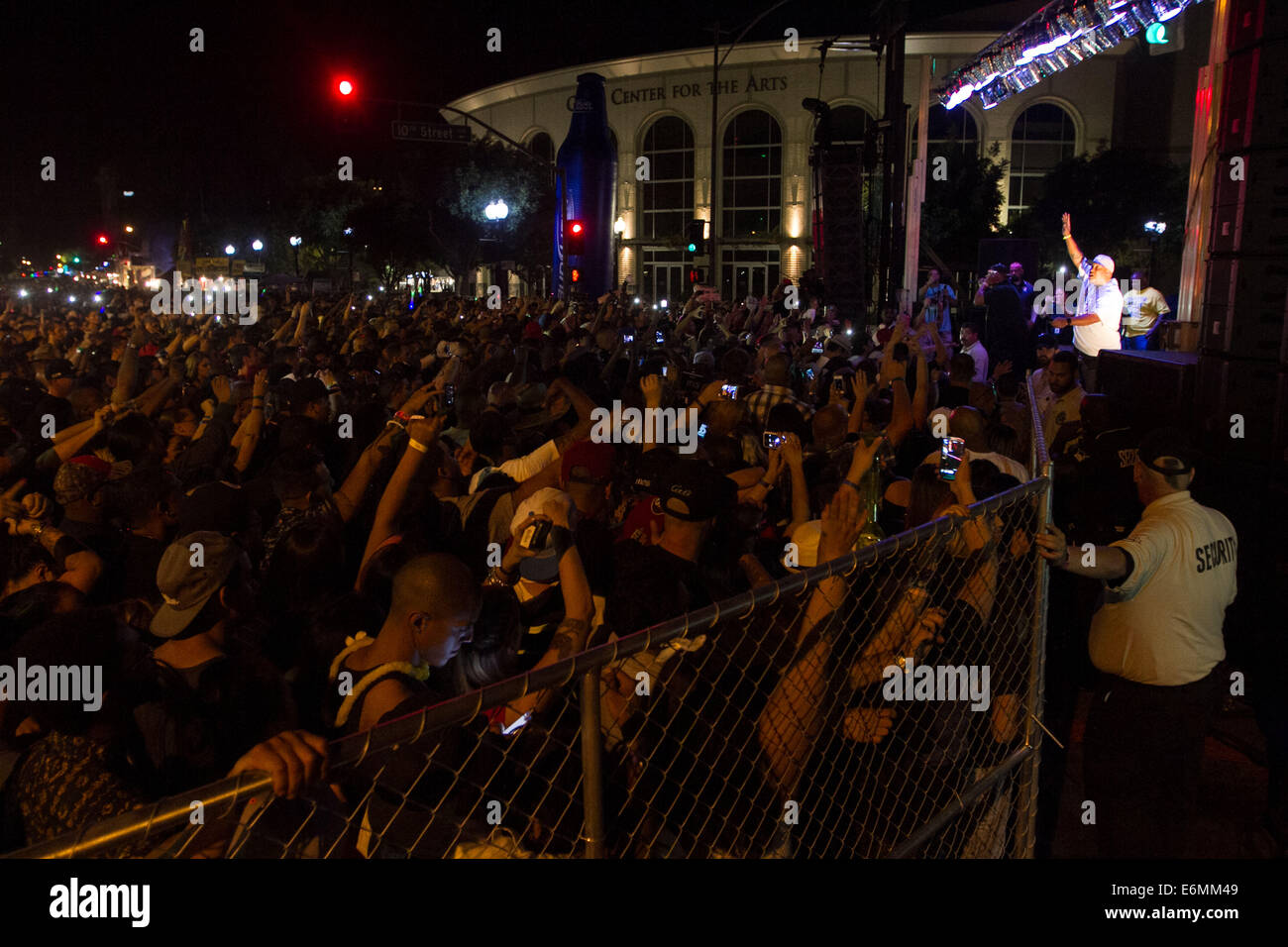 Modesto, CA, USA. 23rd Aug, 2014. The crowd was packed as E-40 performs ...