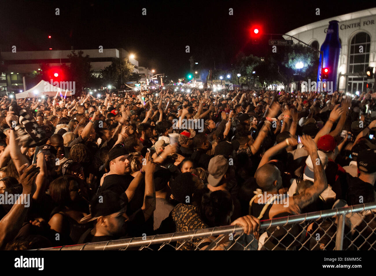 Modesto, CA, USA. 23rd Aug, 2014. The crowd was packed as E-40 performs ...