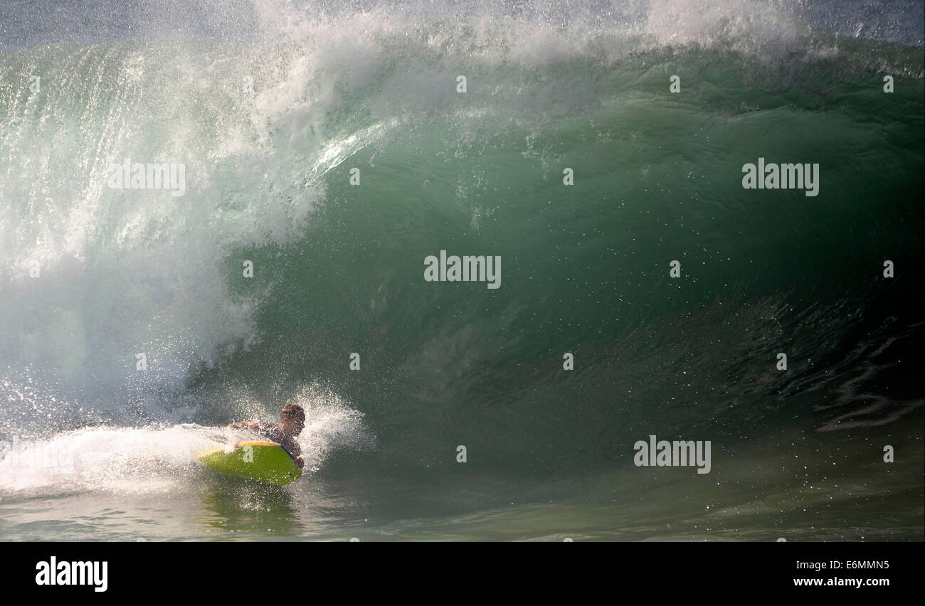 10 foot waves hi-res stock photography and images - Alamy