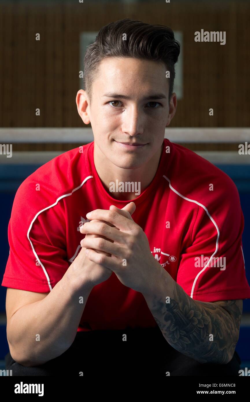 Gymnastic poses hi-res stock photography and images - Alamy