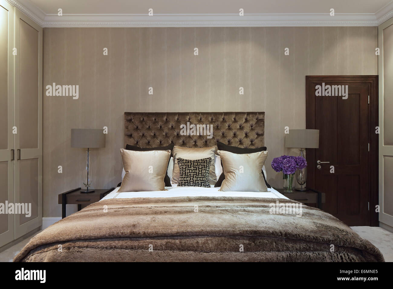 Sumptuous interiors hi-res stock photography and images - Alamy