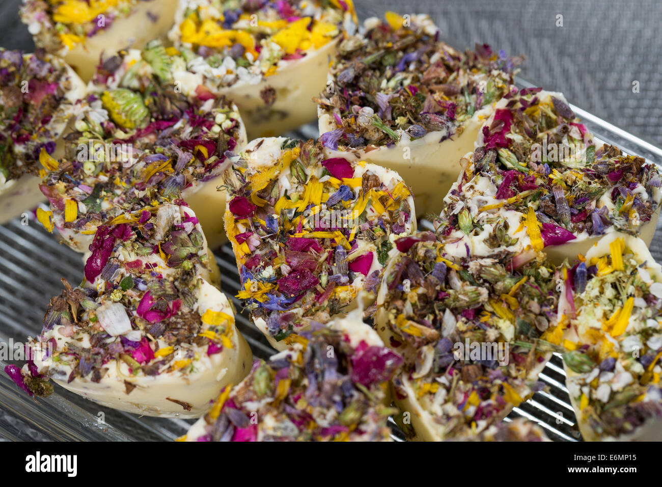Herb butter with edible blossoms, flowers, Kräuterbutter mit essbaren ...