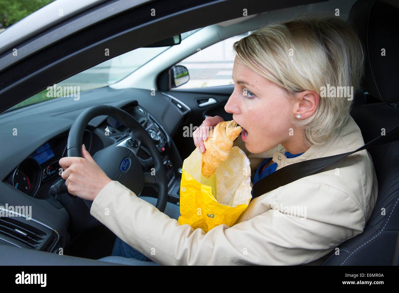 Crumble car hi-res stock photography and images - Alamy