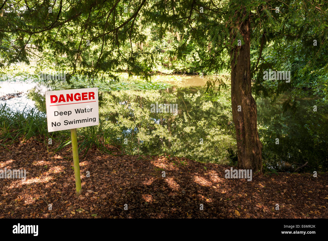 Danger deep water signage hi-res stock photography and images - Alamy