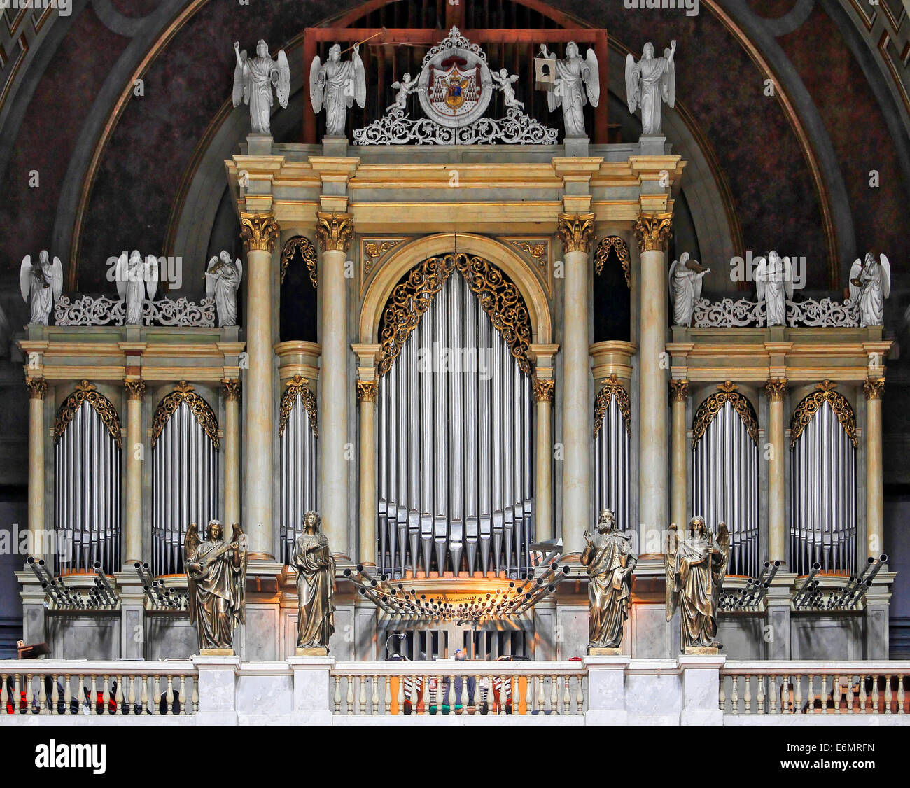 Ornate statues giant organ in the church Stock Photo - Alamy