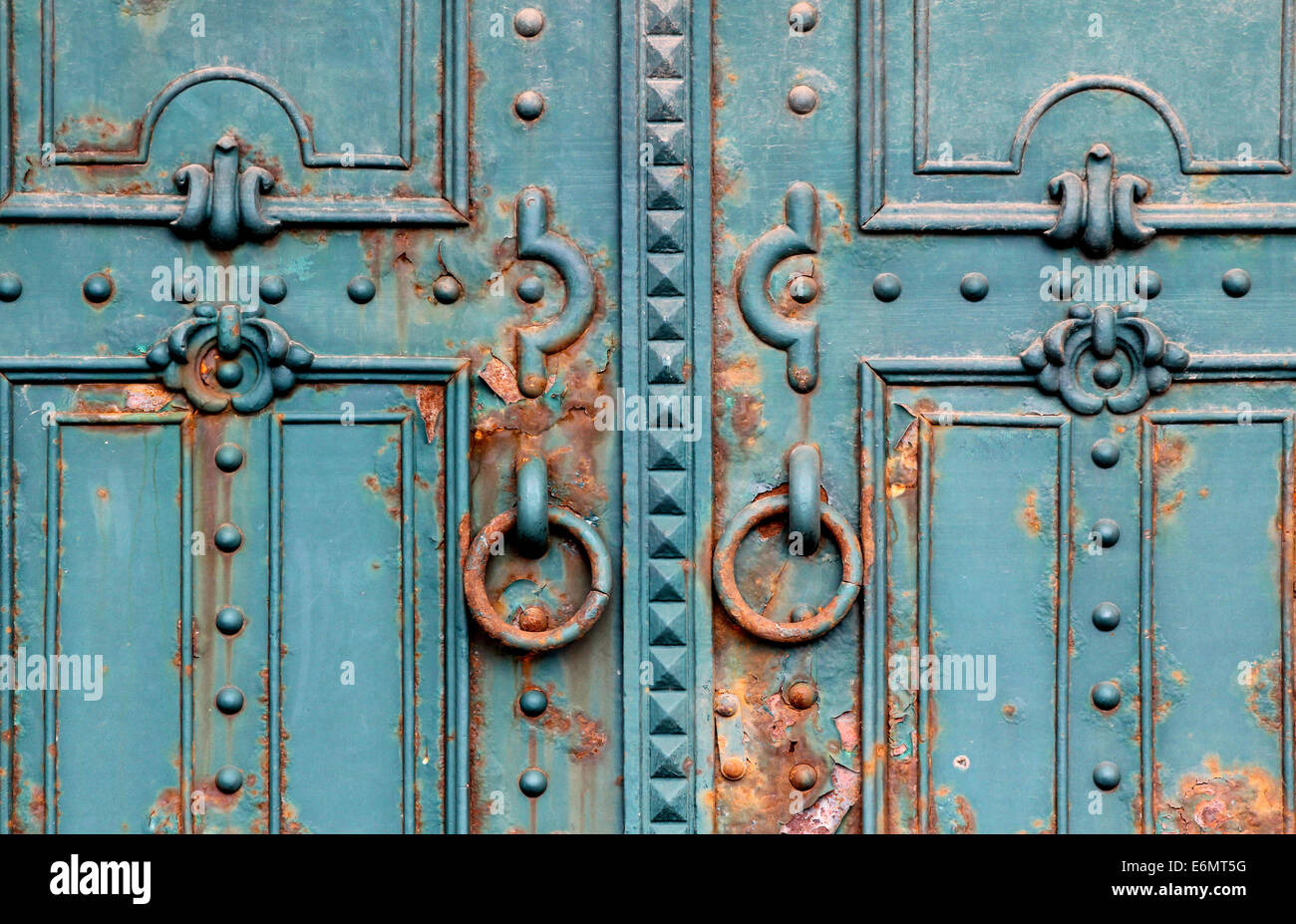Iron gate detail close hi-res stock photography and images - Alamy